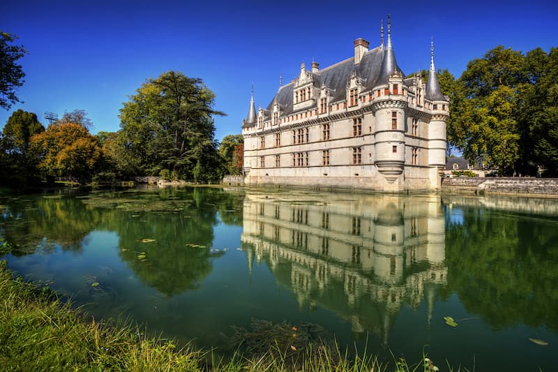 A Guide to the Enchanting Loire Valley Chateaux - Montage Travel